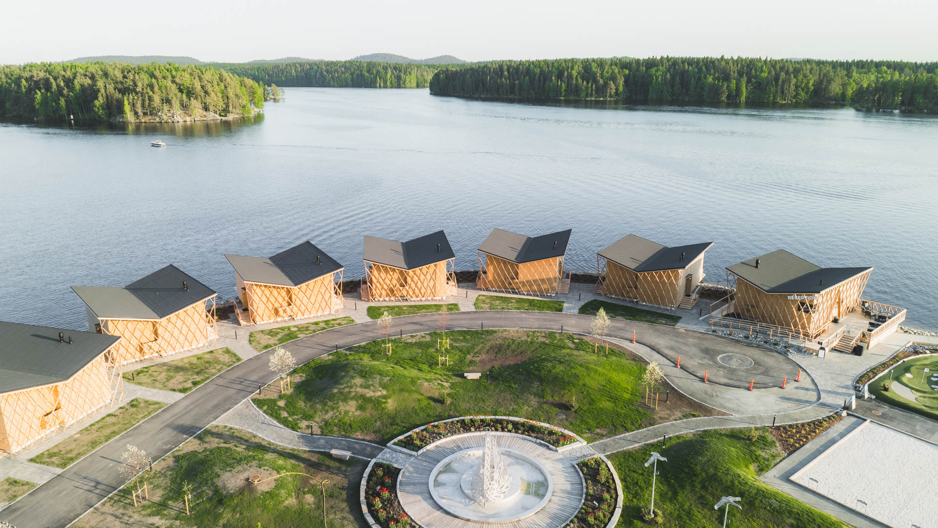 Bella Lake Resort | Ylelliset rantasviitit Kuopiossa